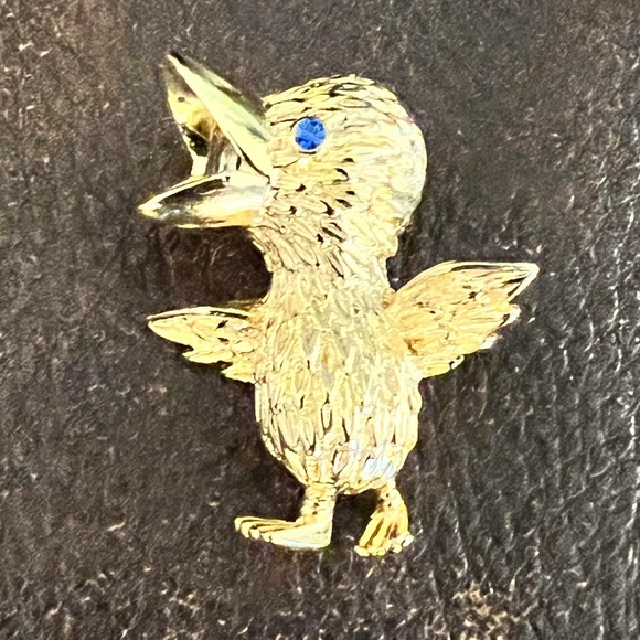 Gerrys | Jewelry | Vintage Gerrys Signed Baby Bird Gold Tone Brooch ...
